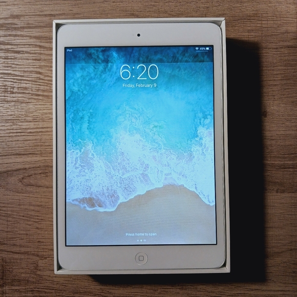 Apple | Tablets & Accessories | Apple Ipad With White Bezel | Poshmark